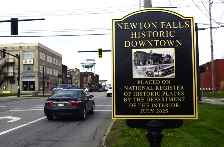 Newton Falls historic district signs installed downtown | News, Sports ...